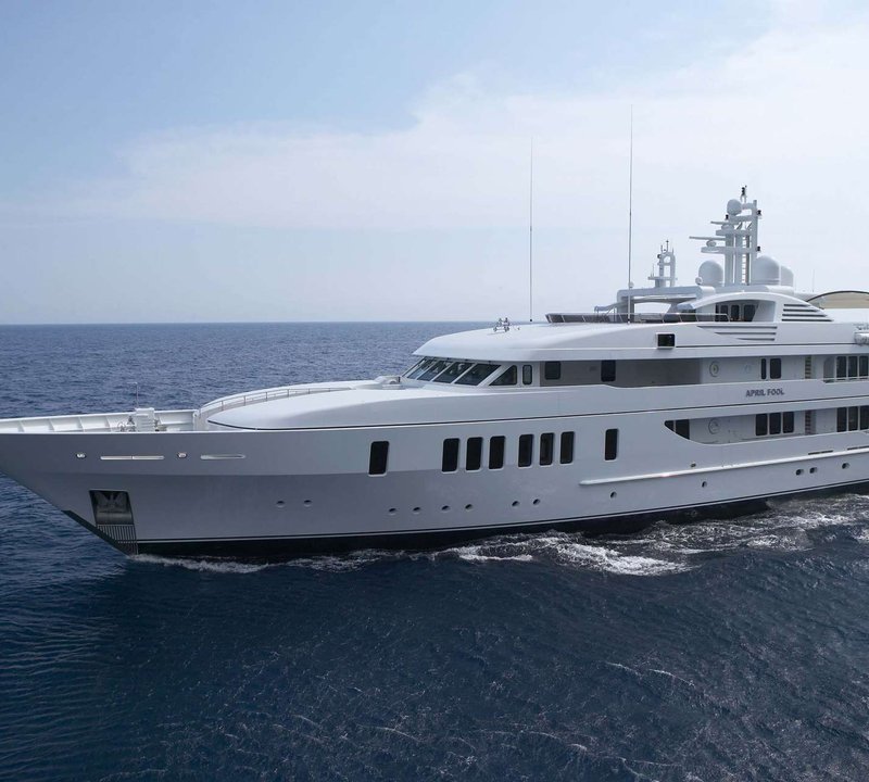 Beautiful Classic Yacht A and A – The first Feadship with fully raised ...